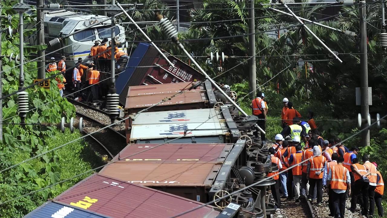 Transport Ministry wants KTMB and SPAD to complete train derailment ...