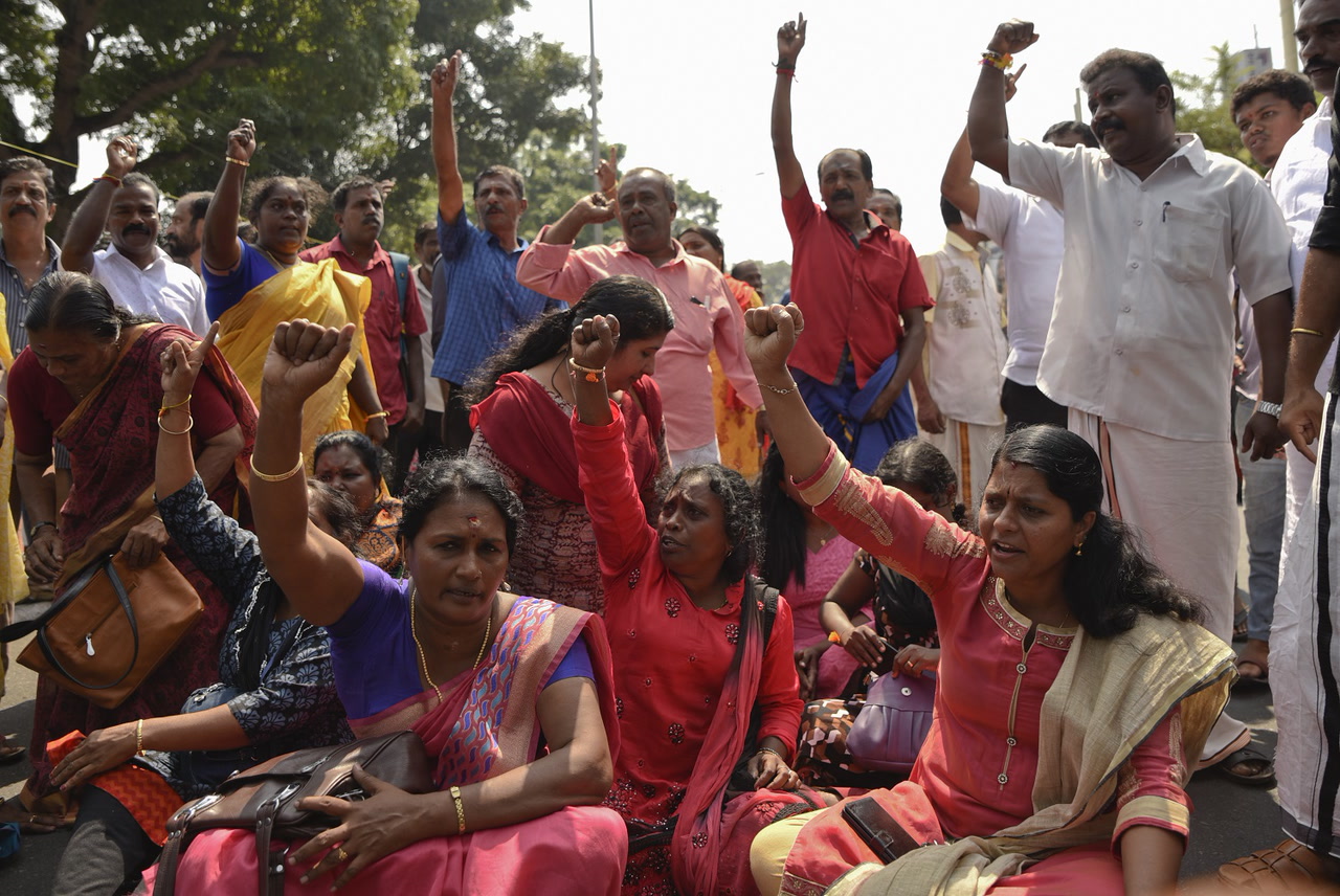 Indian women form 620km human chain in support of lifting of temple ban ...