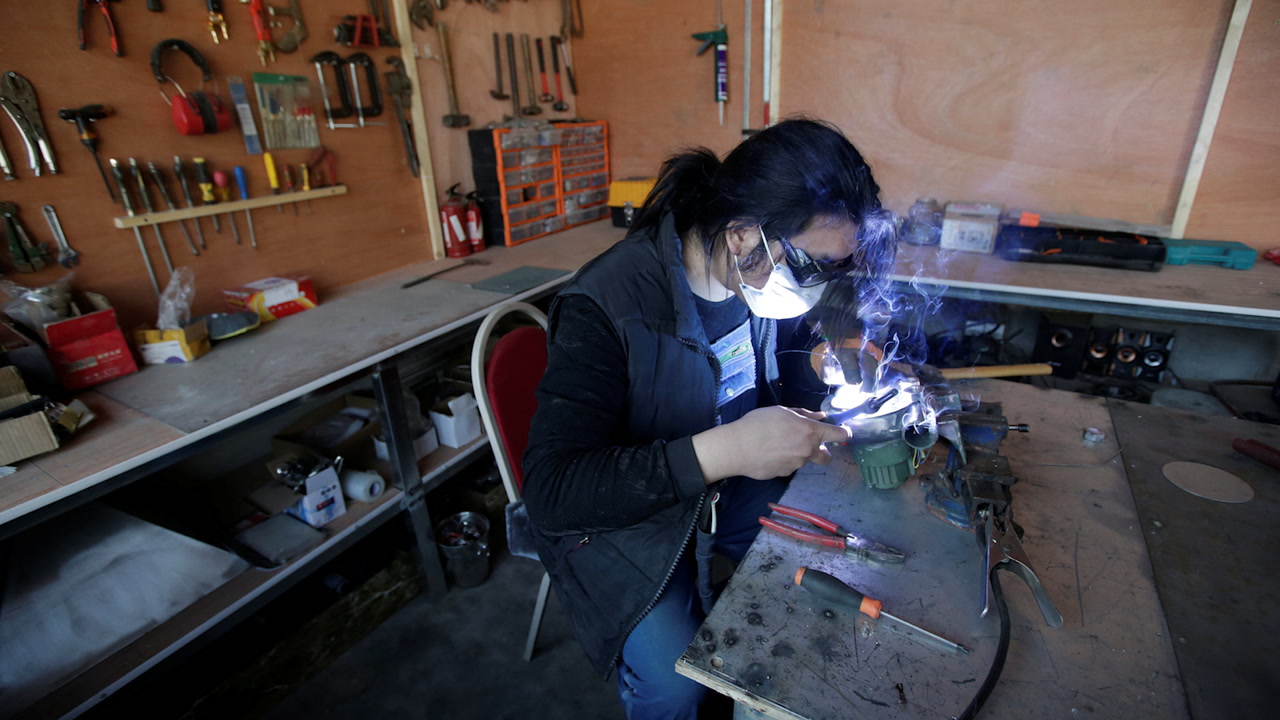 China's 'Useless Edison' goes viral with his wacky designs | TheStarTV.com