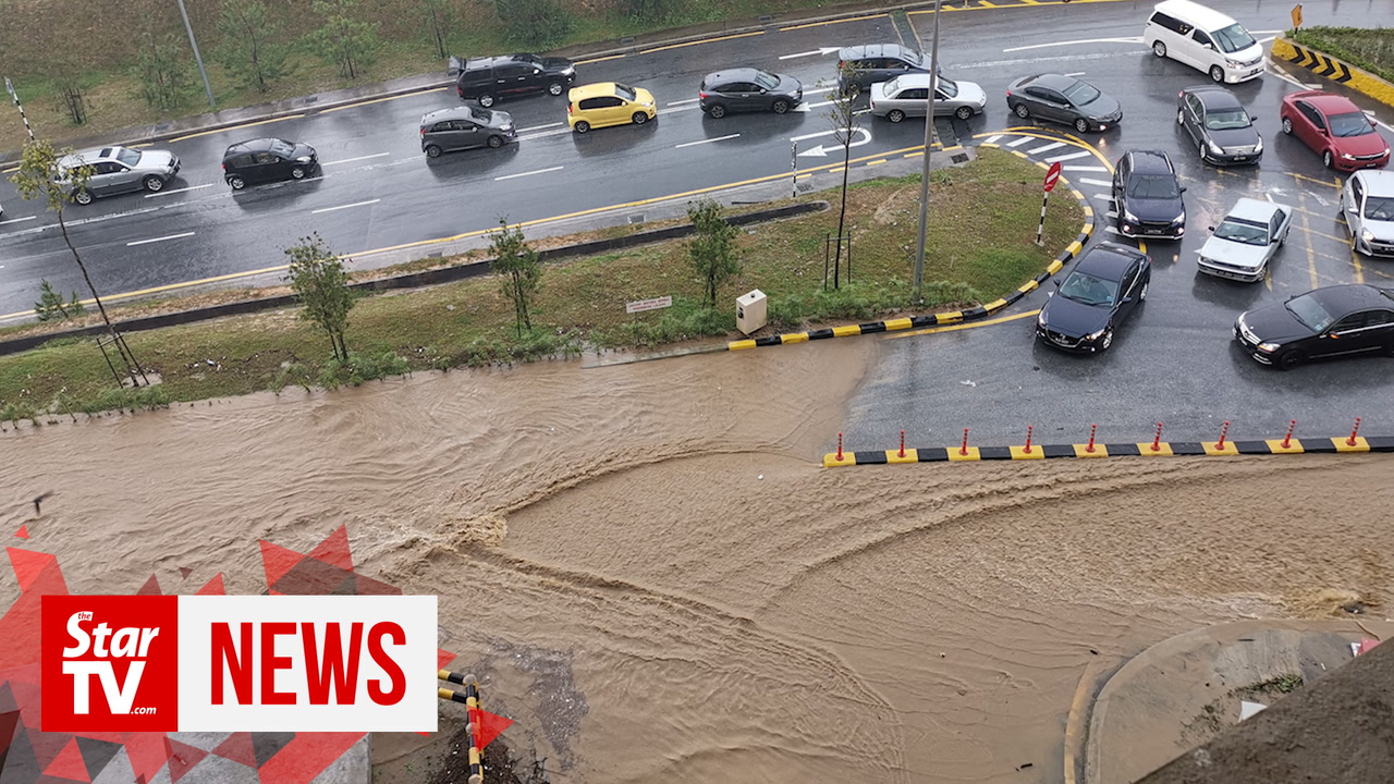 Heavy downpour causes flash floods in Genting Highlands | TheStarTV.com