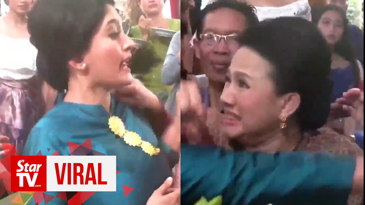 Watch two wedding guests fight over rendang | TheStarTV.com
