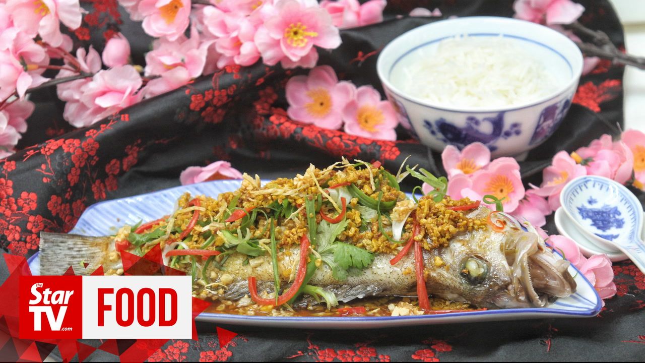 Retro Recipe: Steamed fish with crispy soy mince | TheStarTV.com