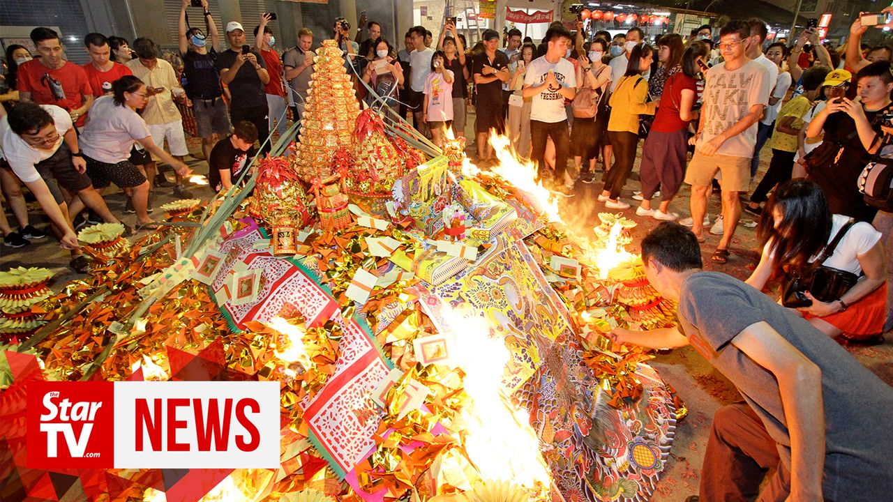Celebratory feast fit for an emperor | TheStarTV.com
