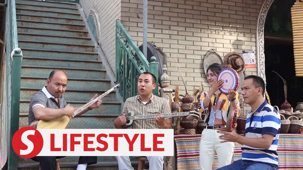 Art of making Rawap, traditional musical instrument of Xinjiang ...