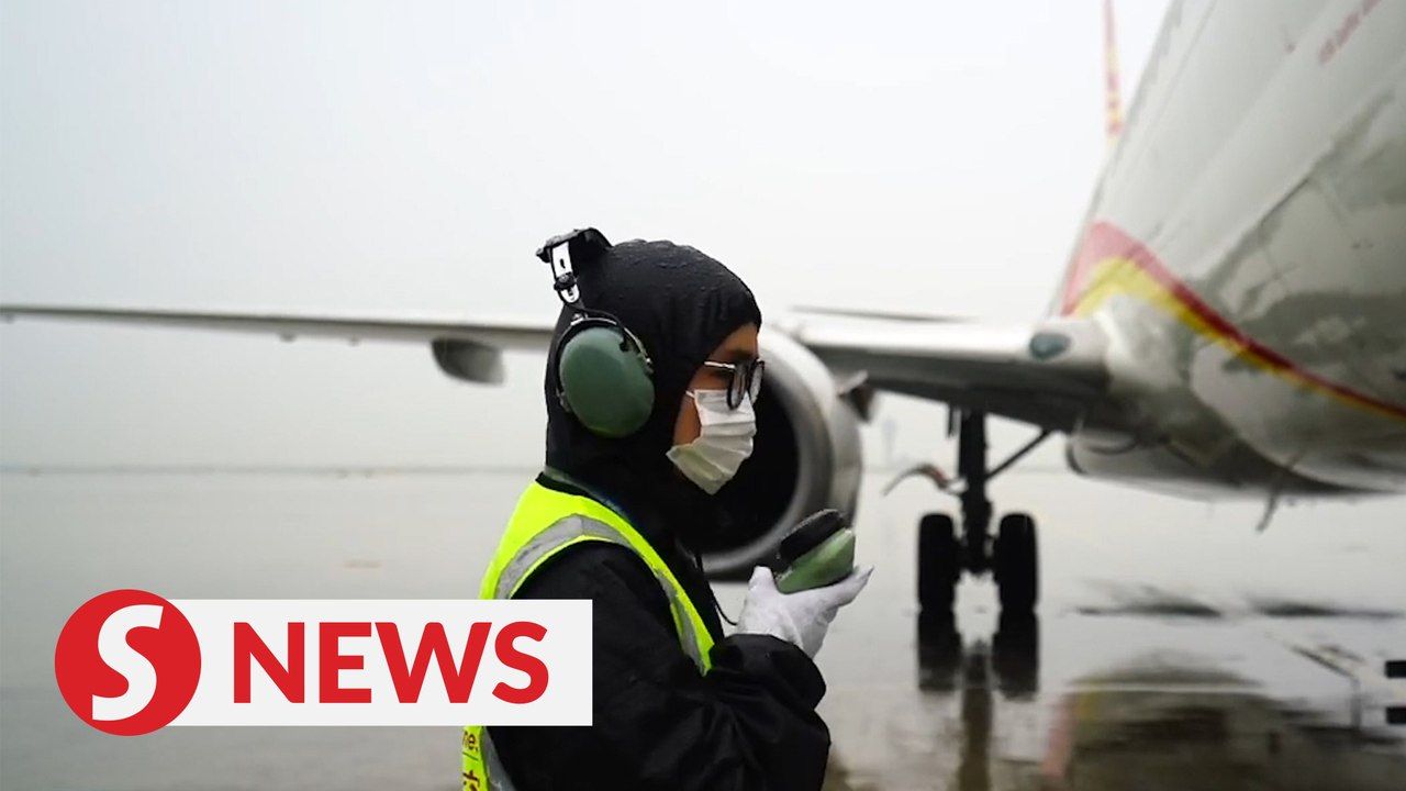 An airplane "doctor" | TheStarTV.com