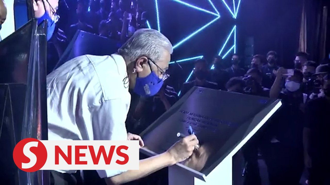 PM: Completion of Merdeka 118 tower spire, the world's second-tallest ...