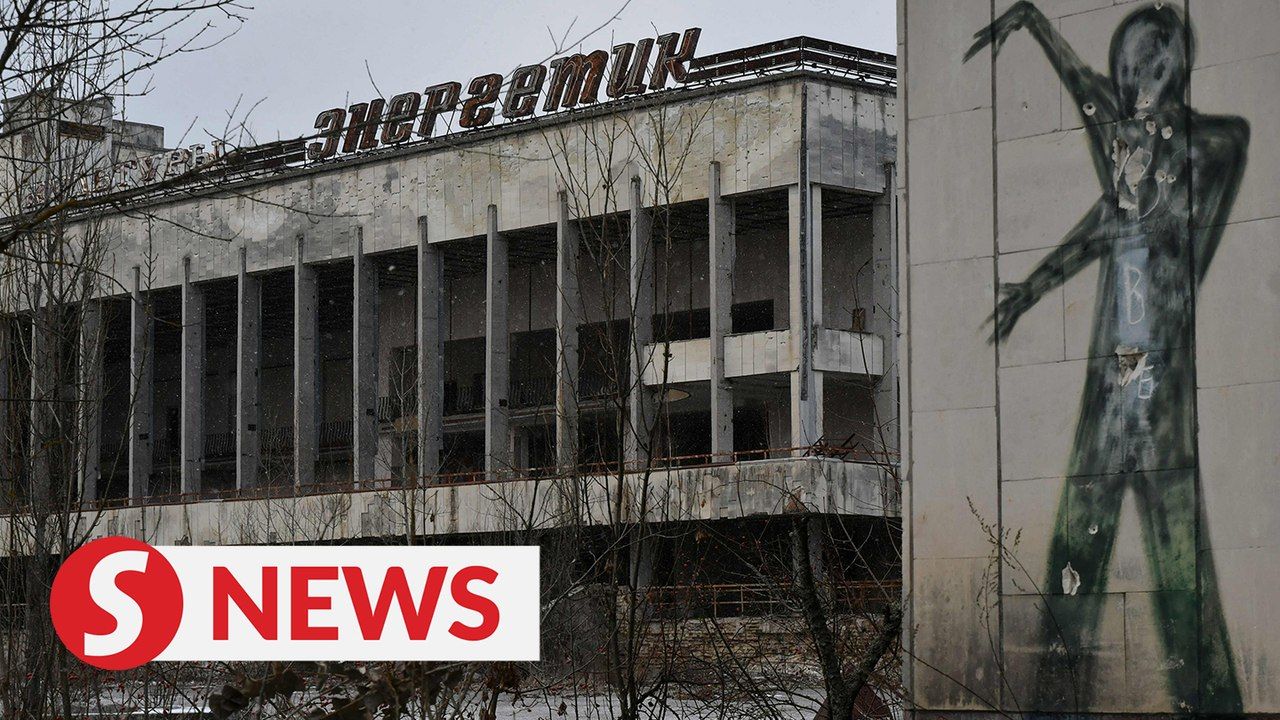 Russian soldiers kick up radioactive dust in Chernobyl | TheStarTV.com