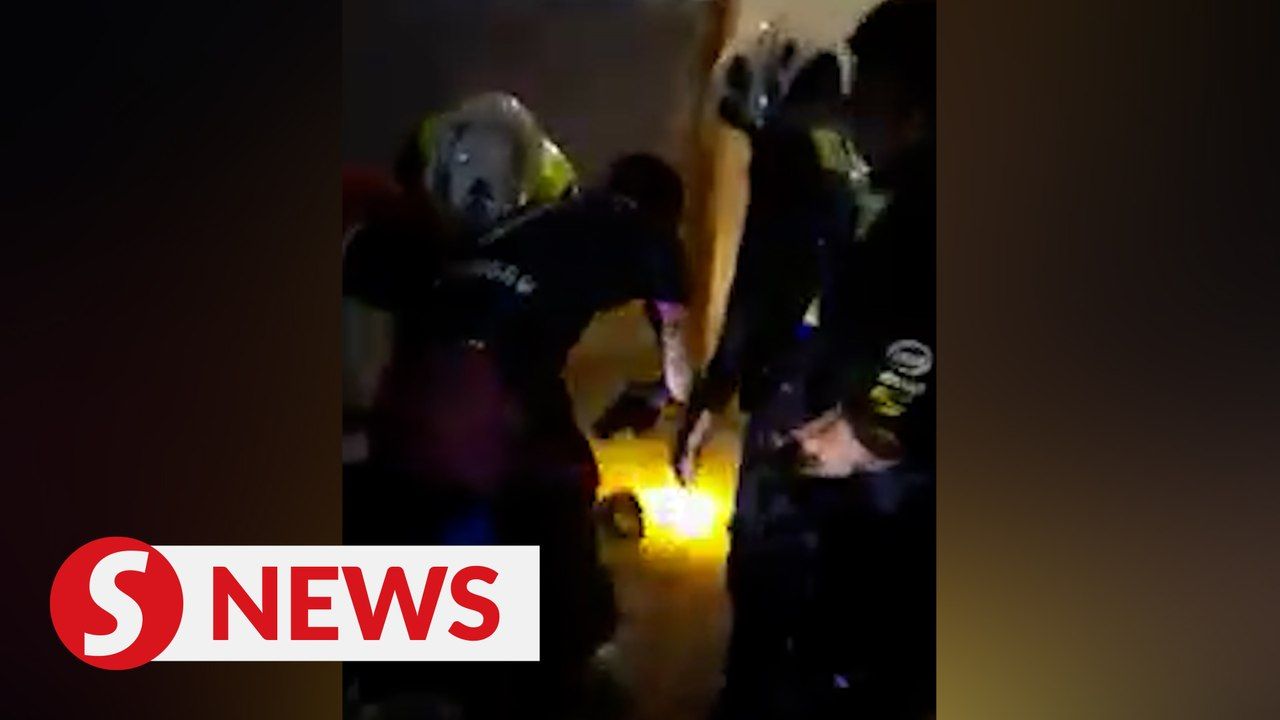 Thief on rooftop arrested after being spotted by residents | TheStarTV.com