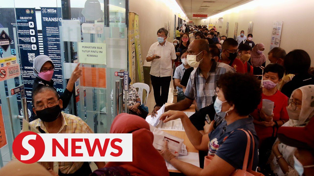 Ipoh UTC overcrowded with passport applicants | TheStarTV.com