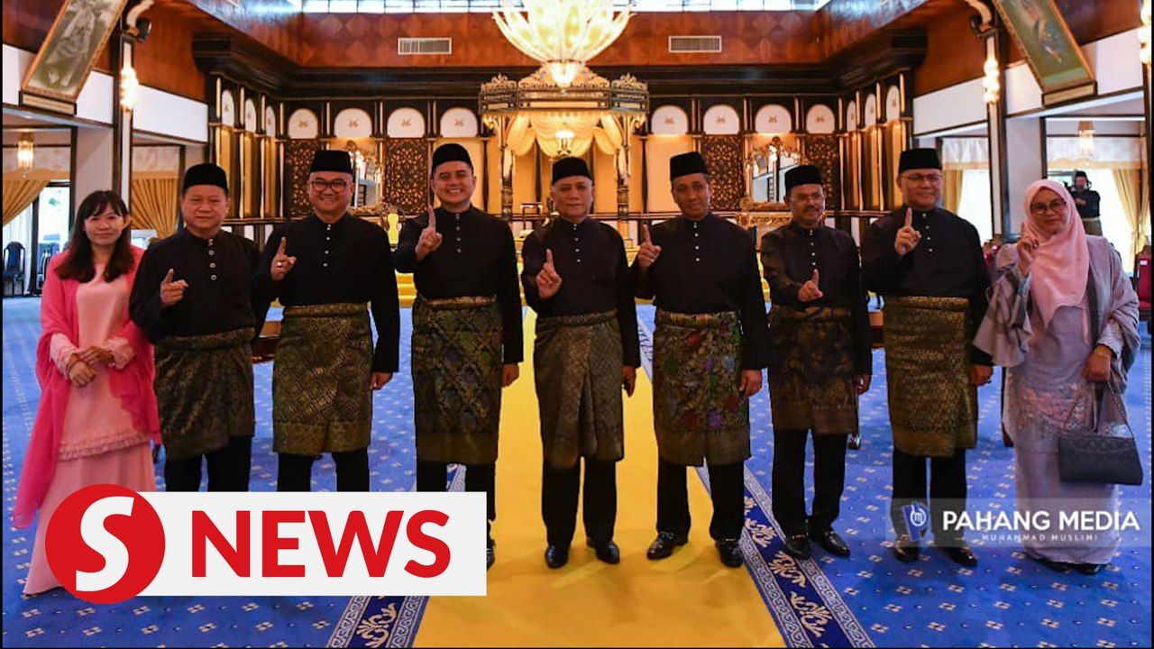 Ten Pahang exco members sworn in | TheStarTV.com