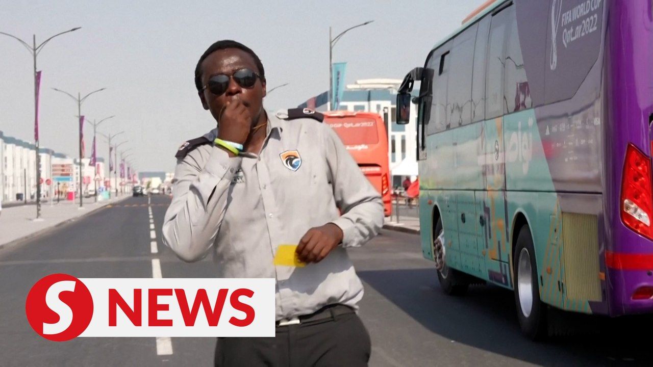 Meet the traffic officer handing out 'red cards' in Qatar | TheStarTV.com