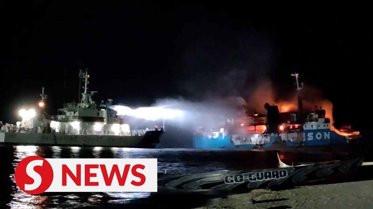 Fire on Philippine ferry kills 29; 225 rescued | TheStarTV.com