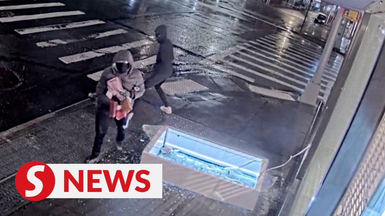 Thieves smash and grab Hermes bags worth US$242K | TheStarTV.com