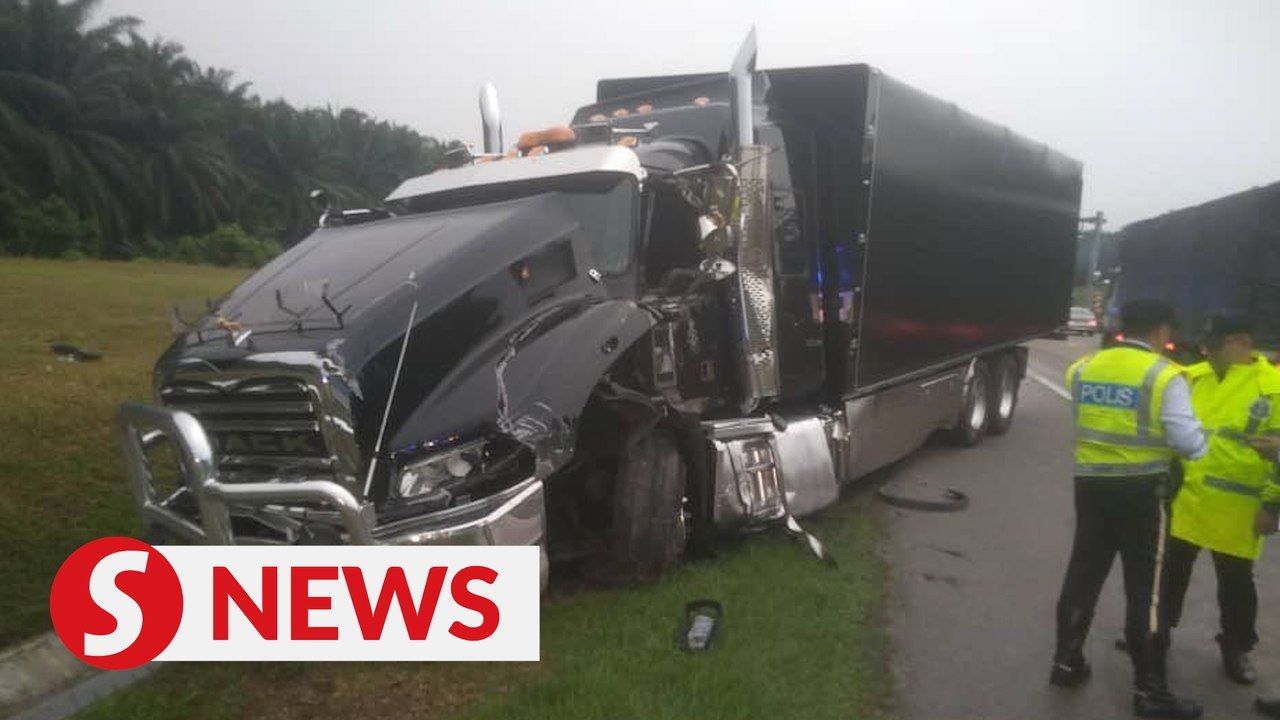 Johor royalty's Mack truck involved in accident | TheStarTV.com