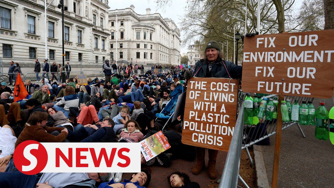 Activists gather for Earth Day, urge action on climate | TheStarTV.com