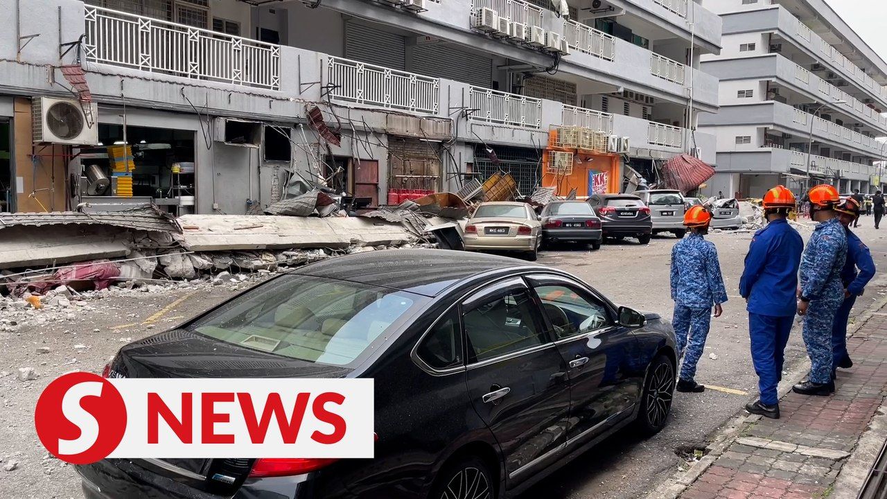 10 cars crushed after building beam collapses at Kuchai Entrepreneurs ...