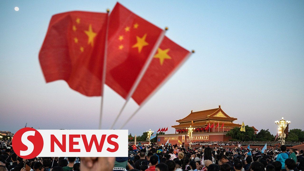 Thousands flock to Tian’anmen Square to watch grand flag raising ...