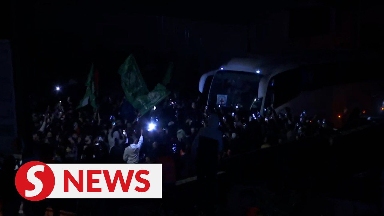 39 Palestinian inmates released from Israeli Ofer prison as part of ...