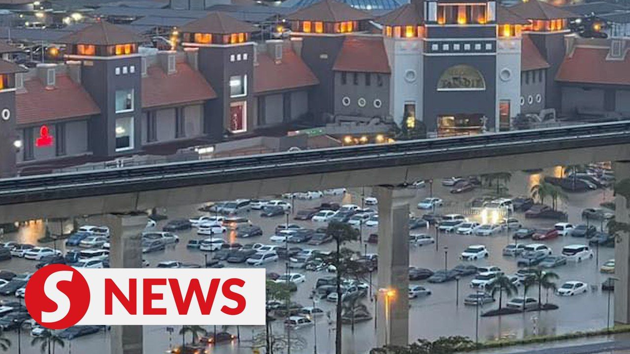Flood hits mall in Puchong | TheStarTV.com
