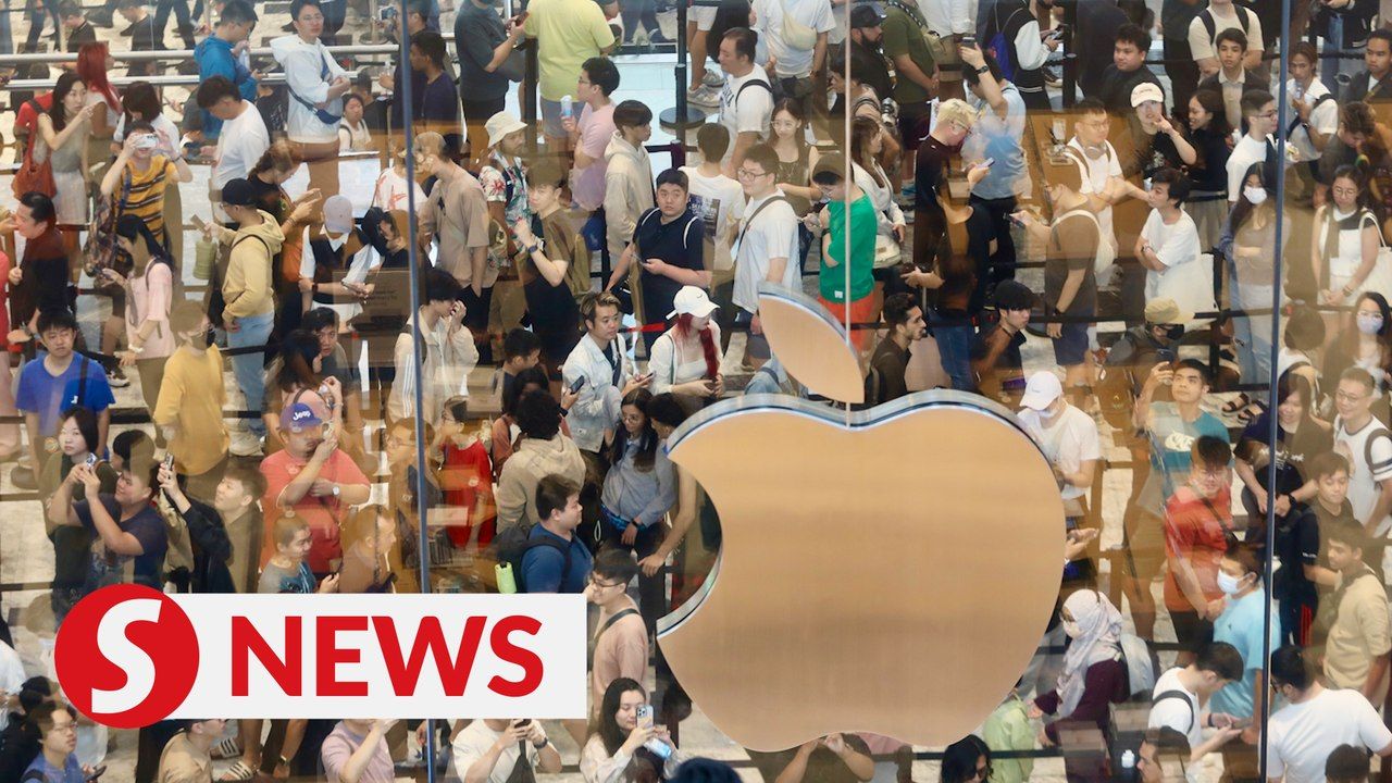 Apple's first store in Malaysia opens to the delight of huge crowds ...