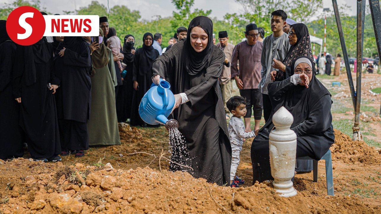 Rozaid laid to rest at Putrajaya's Precinct 20 cemetery | TheStarTV.com