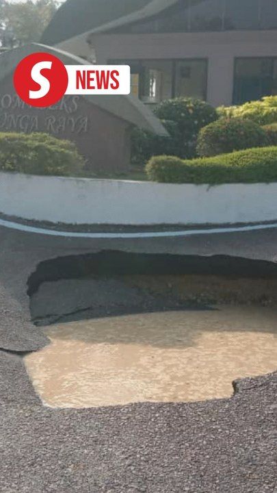 Sinkhole appears in front of KLIA's VIP Complex | TheStarTV.com