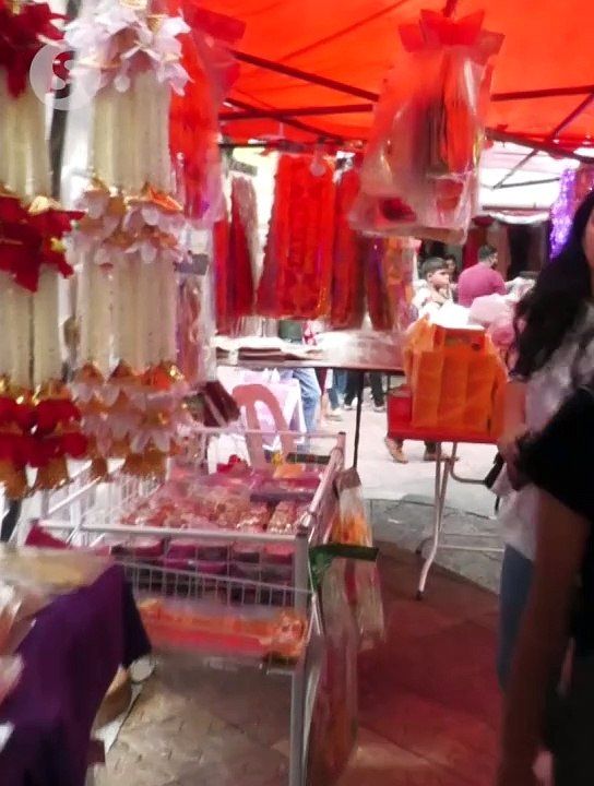 Deepavali shopping goes full swing in Little India, Brickfields ...