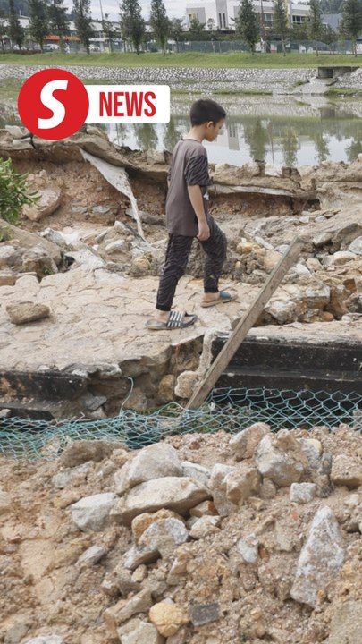 Sri Alam bund collapse: Residents demand compensation and closure of ...