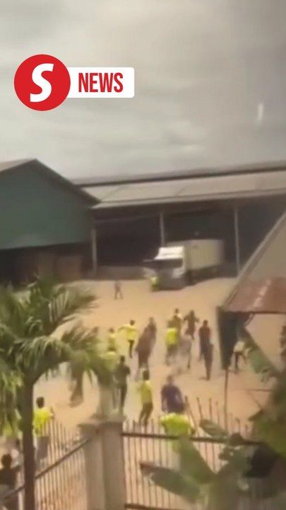 Riot erupts at Kedah factory over salary dispute | TheStarTV.com