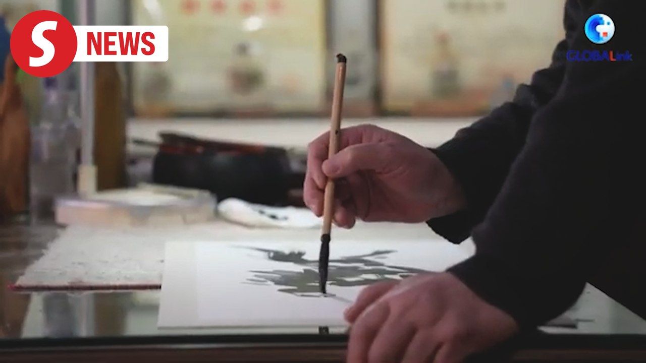 A three-generation legacy of Chinese inside painting | TheStarTV.com