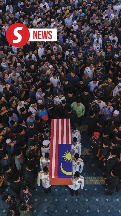 Malaysians honour Pak Lah's memory | TheStarTV.com