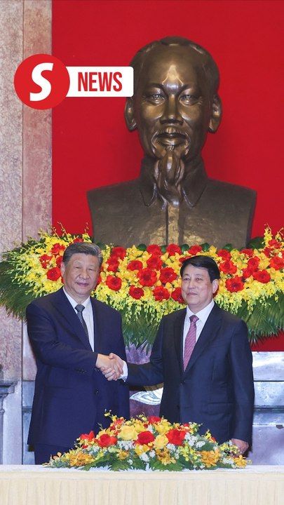 Chinese President Xi meets Vietnamese President Luong in Hanoi ...