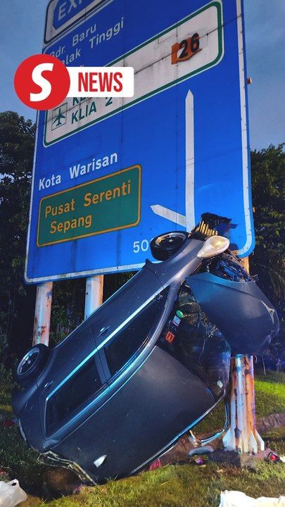 Man dies after car skids and hits road signage | TheStarTV.com