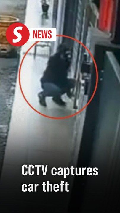 CCTV captures thieves stealing luxury car in Muar break-in | TheStarTV.com