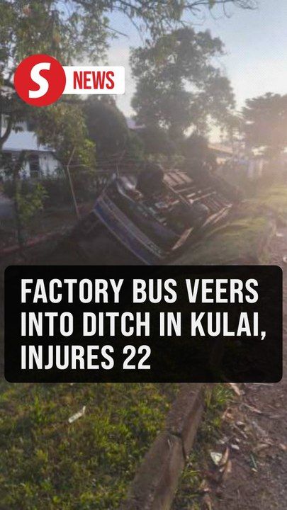 Over 20 foreign workers injured as bus overturns in Kulai | TheStarTV.com