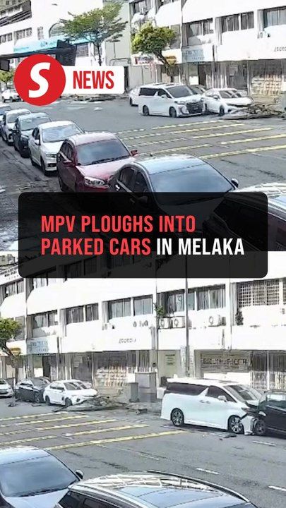 MPV crash damages three parked vehicles in Melaka | TheStarTV.com